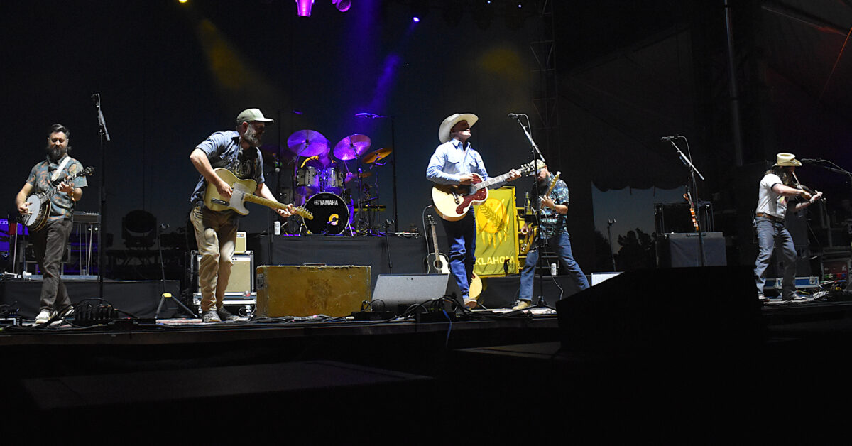 Turnpike Troubadours Send “Chipping Mill” to Mainstream Country Radio ...