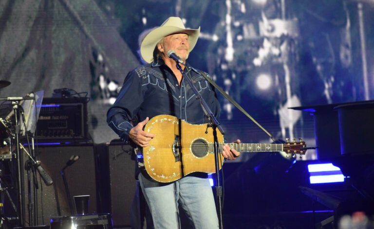 Alan Jackson to Make Rare Performance on Memorial Day - Saving Country ...