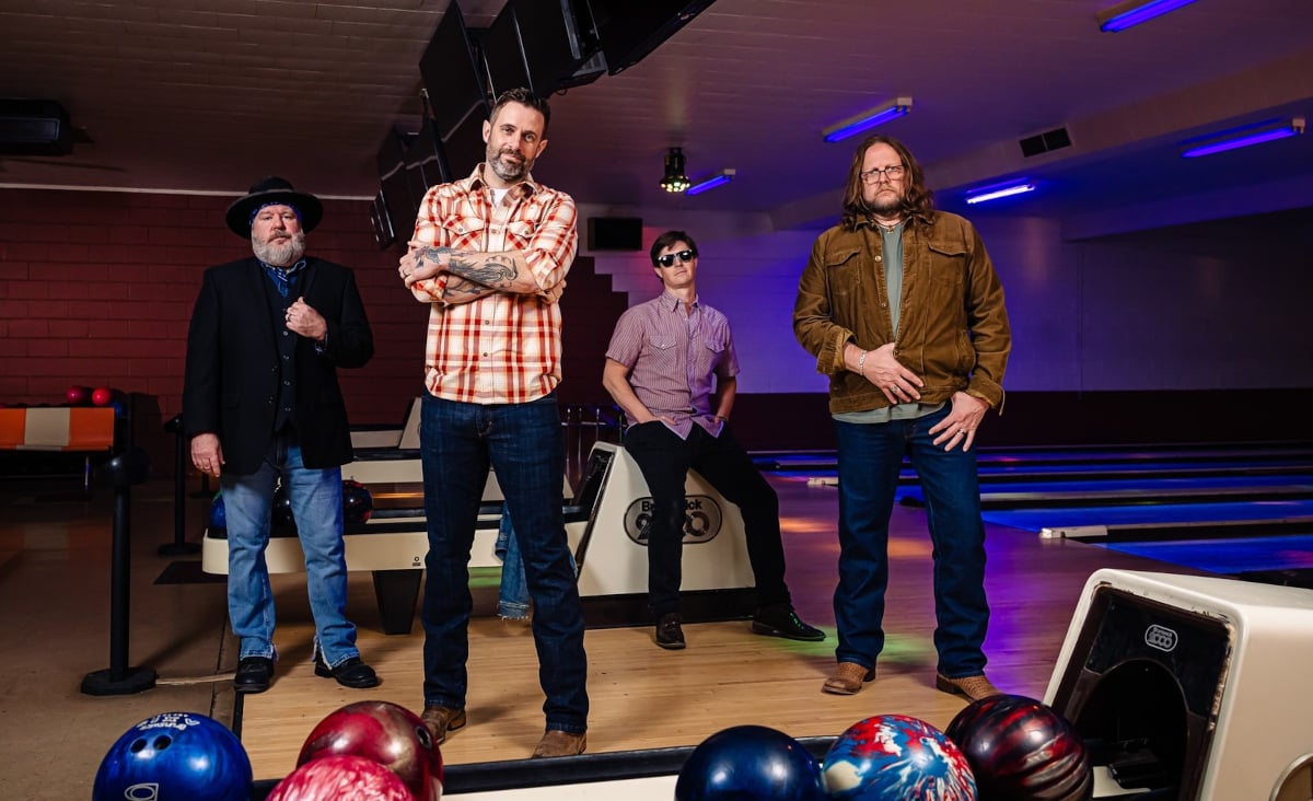 Album Review – Joe Stamm Band’s “Little Crosses” - Saving Country Music