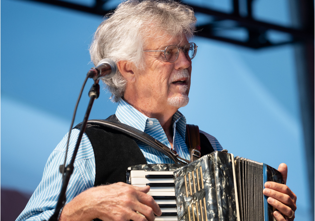 Nitty Gritty Dirt Band Reprises “Circle” Moment at Earl Scruggs Fest ...