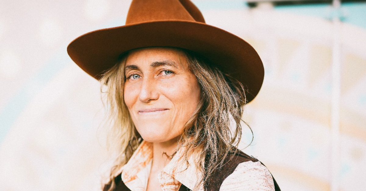 Album Review – Melissa Carper’s “A Very Carper Christmas” - Saving ...